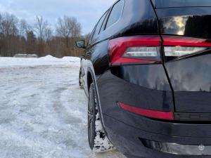 Black Skoda Kodiaq 2021 in Taurage, with an engine capacity of 1.97 L and mileage of 211 thousand km for 26300 €, photo 10 on AUTOMOTO.COM.LV