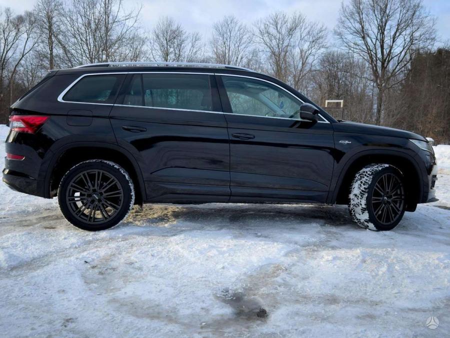 Black Skoda Kodiaq 2021 in Taurage, with an engine capacity of 1.97 L and mileage of 211 thousand km for 26300 €, photo 11 on AUTOMOTO.COM.LV
