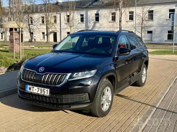 Black Skoda Kodiaq 2021 in Riga, with an engine capacity of 1.50 L and mileage of 64 thousand km for 23450 €, photo 2 on AUTOMOTO.COM.LV