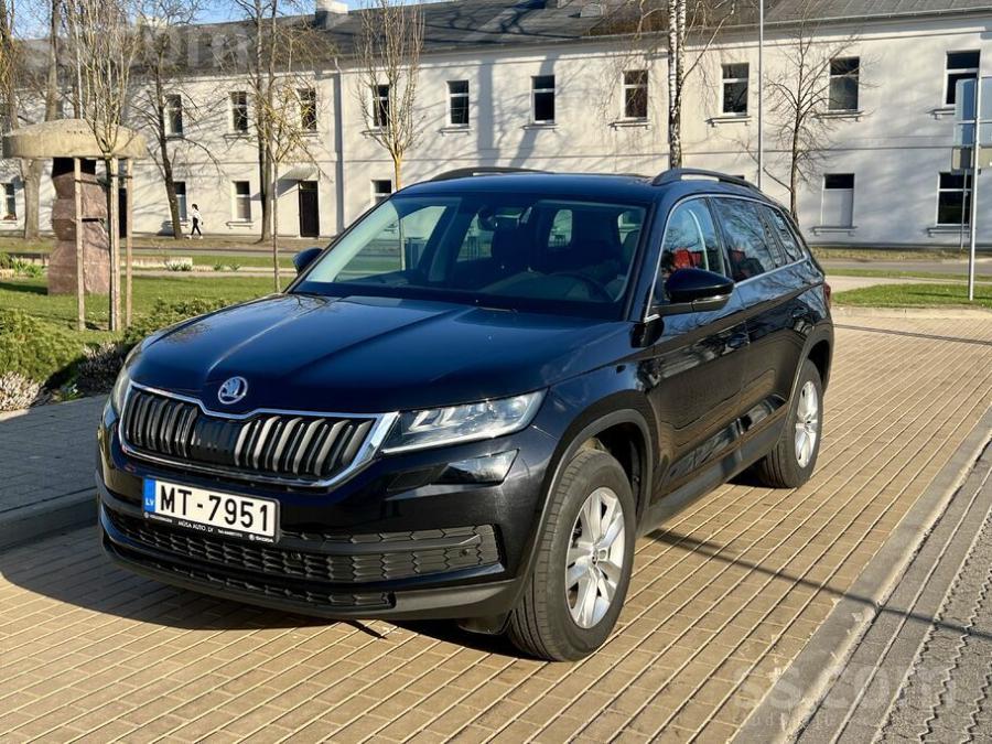 Melns Skoda Kodiaq 2021 Rīga, ar dzinēja tilpumu 1.50 L un nobraukumu 64 tūkst. km par 23450 €, foto 3 vietnē AUTOMOTO.COM.LV
