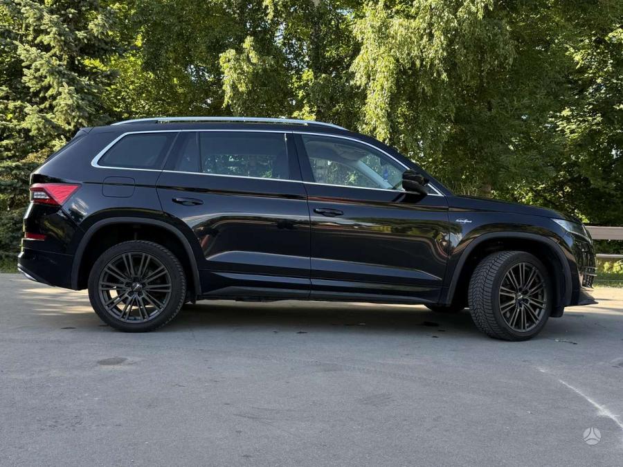 Black Skoda Kodiaq 2021 in Taurage, with an engine capacity of 1.97 L and mileage of 212 thousand km for 22600 €, photo 3 on AUTOMOTO.COM.LV