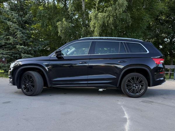 Black Skoda Kodiaq 2021 in Taurage, with an engine capacity of 1.97 L and mileage of 212 thousand km for 22600 €, photo 6 on AUTOMOTO.COM.LV