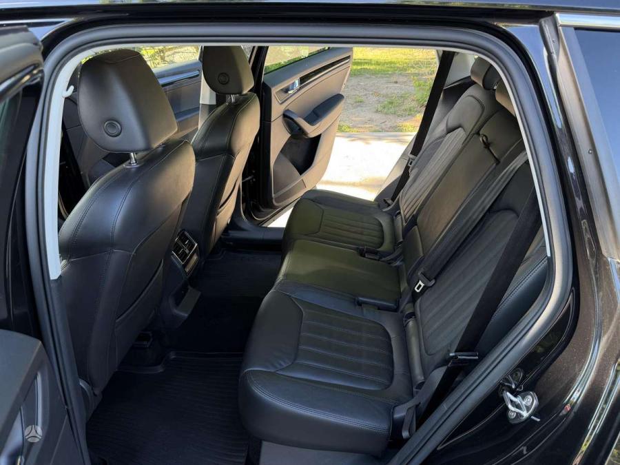 Black Skoda Kodiaq 2021 in Taurage, with an engine capacity of 1.97 L and mileage of 212 thousand km for 22600 €, photo 21 on AUTOMOTO.COM.LV
