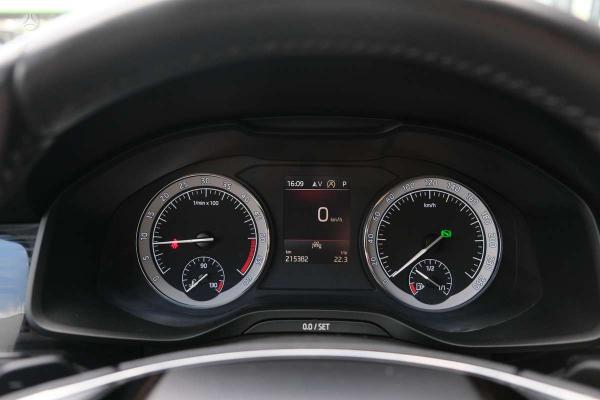 Black Skoda Kodiaq 2021 in Vilnius, with an engine capacity of 1.97 L and mileage of 215 thousand km for 21900 €, photo 6 on AUTOMOTO.COM.LV