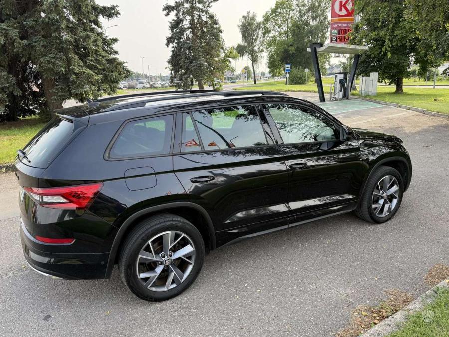 Black Skoda Kodiaq 2021 in Taurage, with an engine capacity of 1.97 L and mileage of 180 thousand km for 22500 €, photo 7 on AUTOMOTO.COM.LV