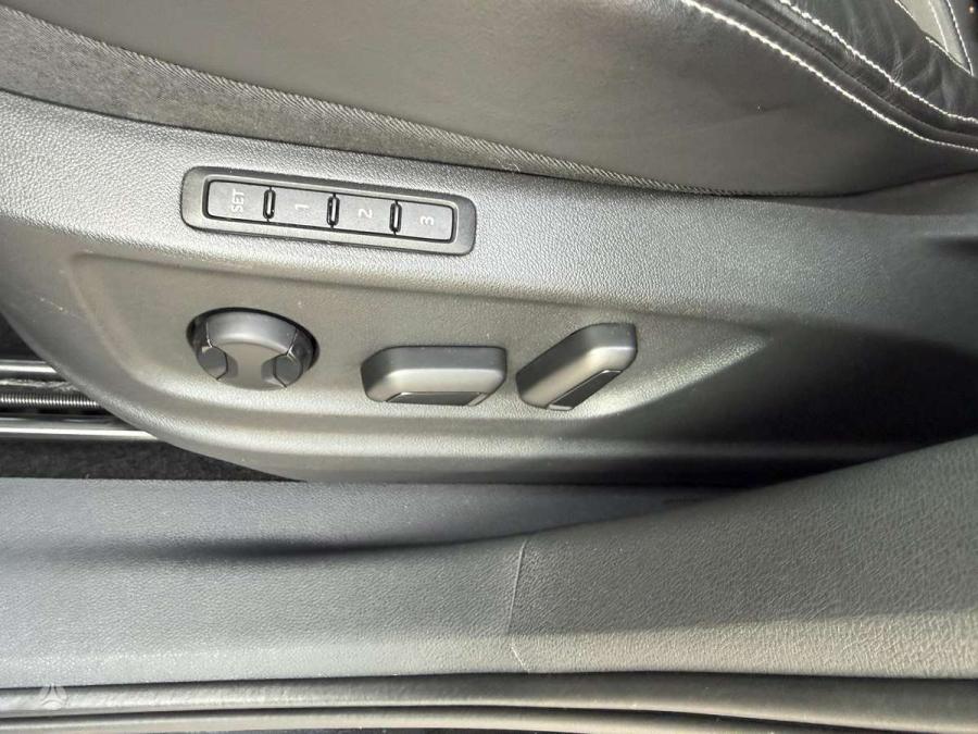 Black Skoda Kodiaq 2021 in Taurage, with an engine capacity of 1.97 L and mileage of 180 thousand km for 22500 €, photo 19 on AUTOMOTO.COM.LV