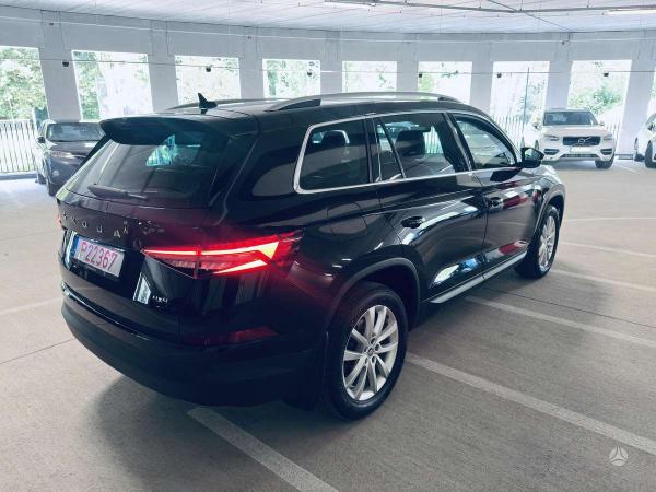 Melns Skoda Kodiaq 2021 Viļņa, ar dzinēja tilpumu 1.97 L un nobraukumu 130 tūkst. km par 25900 €, foto 4 vietnē AUTOMOTO.COM.LV