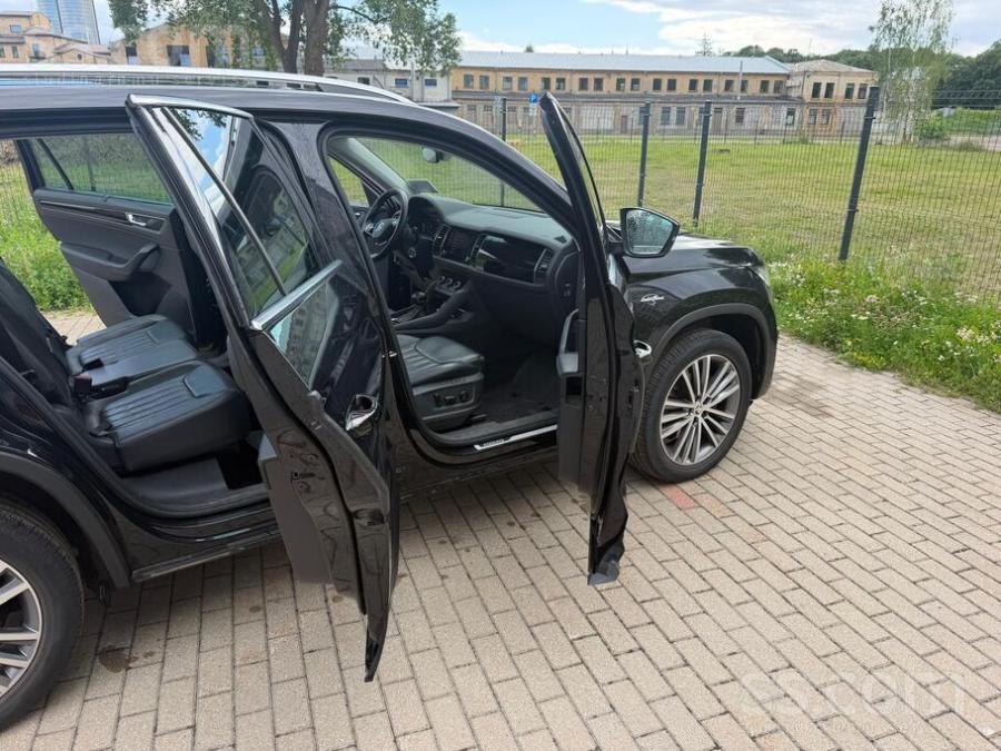 Черный Шкода Kodiaq 2021 в Рига, объемом двигателя 1.50 л и пробегом 112 тыс. км за 28900 €, фото 4 на AUTOMOTO.COM.LV