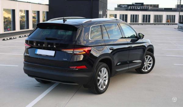 Black Skoda Kodiaq 2021 in Vilnius, with an engine capacity of 1.97 L and mileage of 130 thousand km for 24900 €, photo 4 on AUTOMOTO.COM.LV