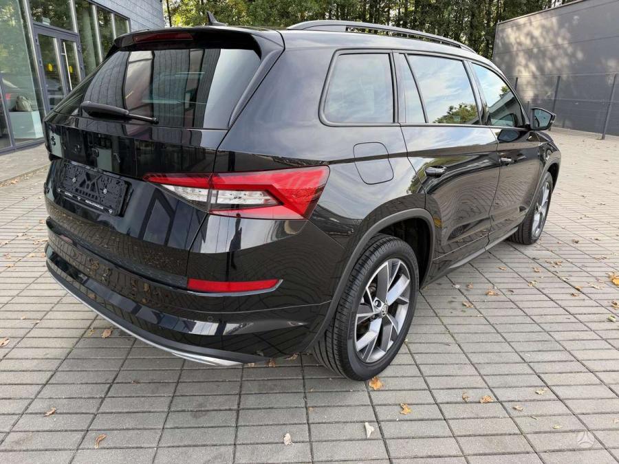 Black Skoda Kodiaq 2021 in Kaunas, with an engine capacity of 1.50 L and mileage of 277 thousand km for 18500 €, photo 5 on AUTOMOTO.COM.LV