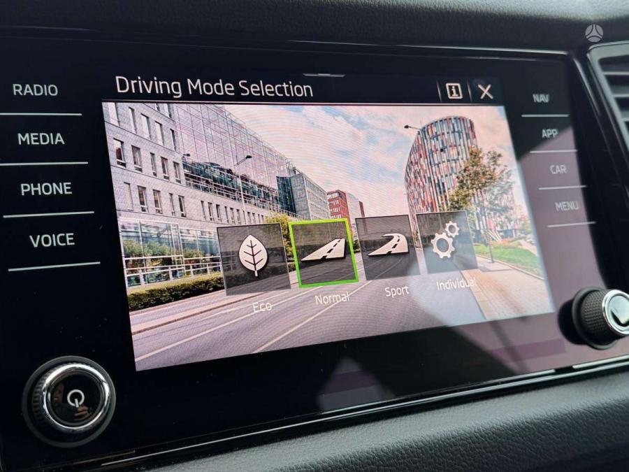 Black Skoda Kodiaq 2021 in Kaunas, with an engine capacity of 1.50 L and mileage of 277 thousand km for 18500 €, photo 12 on AUTOMOTO.COM.LV