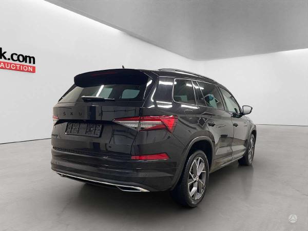 Melns Skoda Kodiaq 2022 Marijampole, ar dzinēja tilpumu 1.50 L un nobraukumu 170 tūkst. km par 27951 €, foto 4 vietnē AUTOMOTO.COM.LV