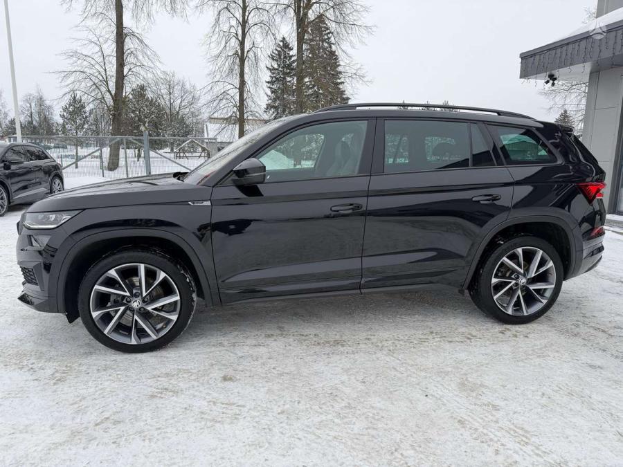 Black Skoda Kodiaq 2022 in Siauliai, with an engine capacity of 1.50 L and mileage of 154 thousand km for 27818 €, photo 8 on AUTOMOTO.COM.LV