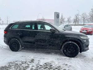 Black Skoda Kodiaq 2022 in Siauliai, with an engine capacity of 1.97 L and mileage of 197 thousand km for 24600 €, photo 4 on AUTOMOTO.COM.LV