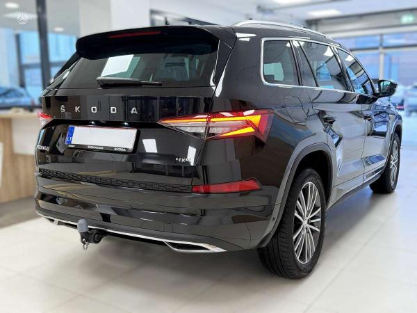 Black Skoda Kodiaq 2022 in Kaunas, with an engine capacity of 1.97 L and mileage of 172 thousand km for 31200 €, photo 4 on AUTOMOTO.COM.LV