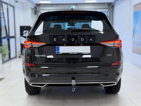Black Skoda Kodiaq 2022 in Kaunas, with an engine capacity of 1.97 L and mileage of 172 thousand km for 31200 €, photo 6 on AUTOMOTO.COM.LV
