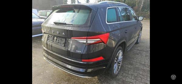 Black Skoda Kodiaq 2022 in Taurage, with an engine capacity of 1.97 L and mileage of 210 thousand km for 26900 €, photo 4 on AUTOMOTO.COM.LV