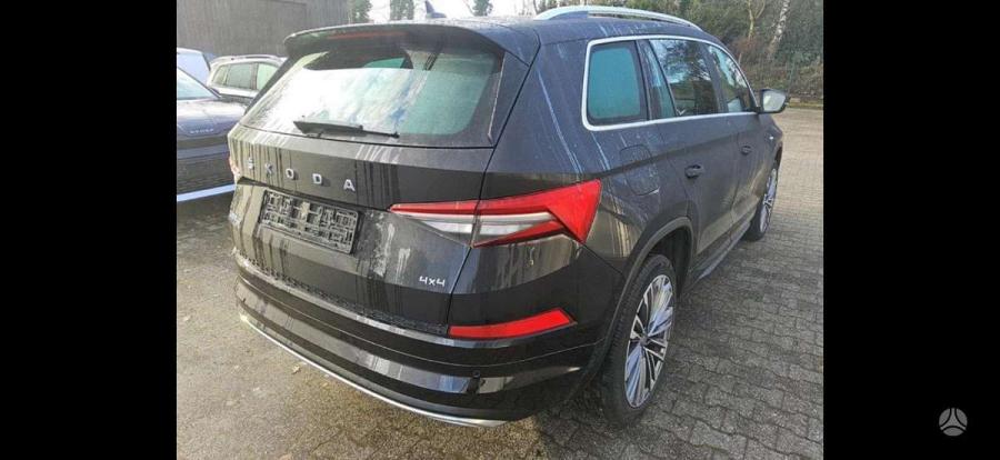Melns Skoda Kodiaq 2022 Tauragė, ar dzinēja tilpumu 1.97 L un nobraukumu 210 tūkst. km par 26900 €, foto 4 vietnē AUTOMOTO.COM.LV