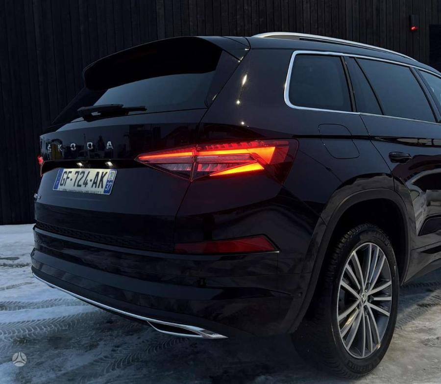 Black Skoda Kodiaq 2022 in Kaunas, with an engine capacity of 1.97 L and mileage of 270 thousand km for 23999 €, photo 12 on AUTOMOTO.COM.LV