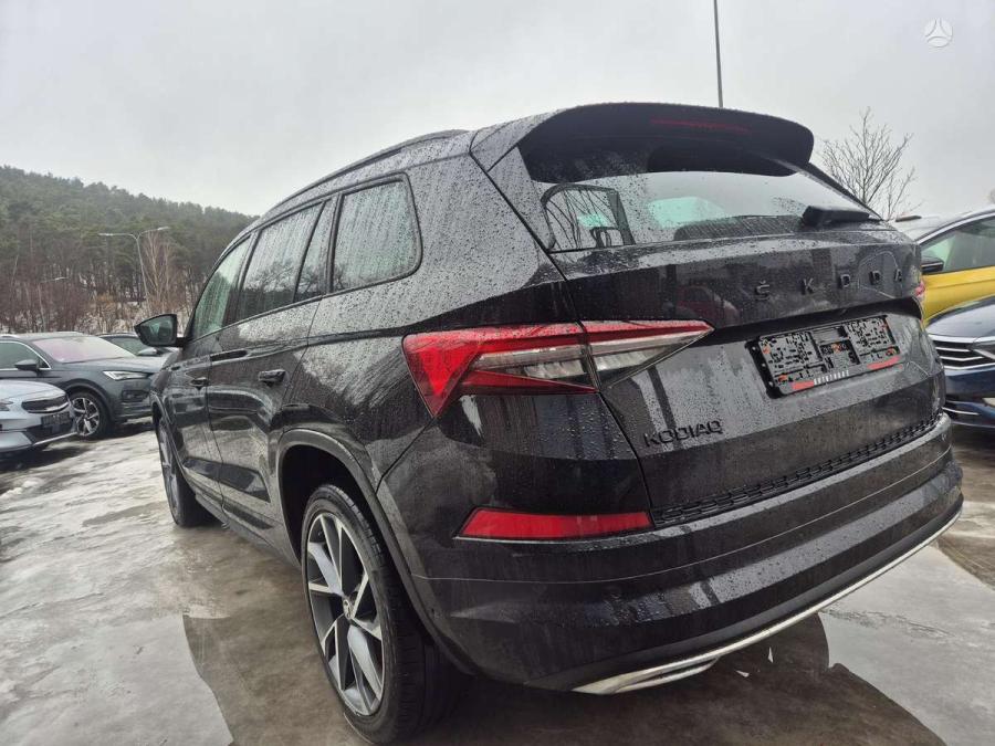 Black Skoda Kodiaq 2022 in Vilnius, with an engine capacity of 1.97 L and mileage of 212 thousand km for 27300 €, photo 3 on AUTOMOTO.COM.LV