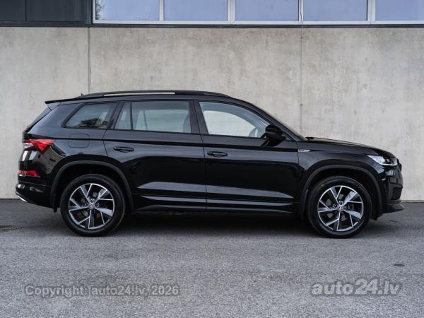 Black Skoda Kodiaq 2022 in Tallinn, with an engine capacity of 1.50 L and mileage of 67 thousand km for 32900 €, photo 4 on AUTOMOTO.COM.LV