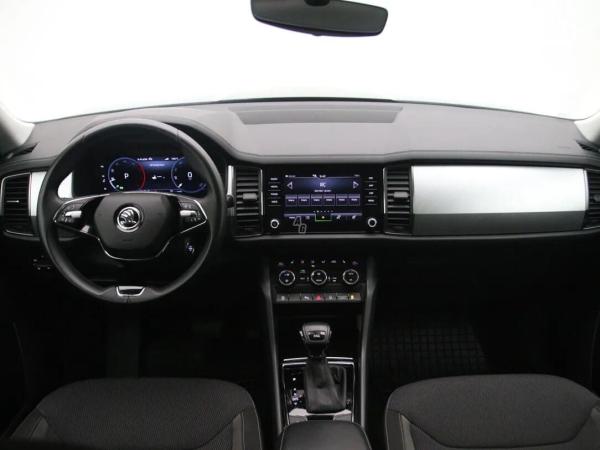 Melns Skoda Kodiaq 2022 Viļņa, ar dzinēja tilpumu 2.00 L un nobraukumu 212 tūkst. km par 21999 €, foto 2 vietnē AUTOMOTO.COM.LV