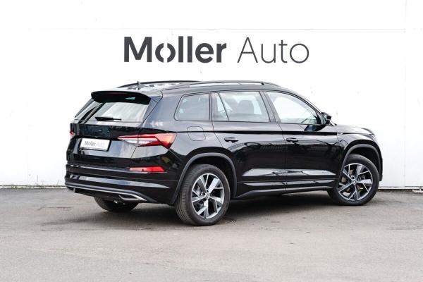 Melns Skoda Kodiaq 2022 Rīga, ar dzinēja tilpumu 2.00 L un nobraukumu 160 tūkst. km par 27950 €, foto 4 vietnē AUTOMOTO.COM.LV
