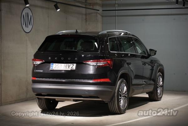 Melns Skoda Kodiaq 2022 Tallina, ar dzinēja tilpumu 2.00 L un nobraukumu 135 tūkst. km par 28990 €, foto 4 vietnē AUTOMOTO.COM.LV