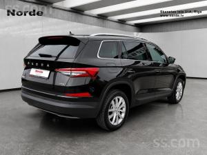 Black Skoda Kodiaq 2022 in Riga, with an engine capacity of 2.00 L and mileage of 218 thousand km for 25980 €, photo 3 on AUTOMOTO.COM.LV