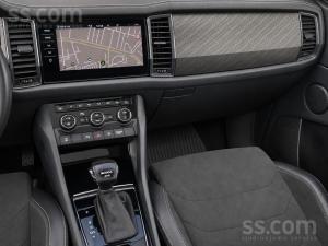 Black Skoda Kodiaq 2022 in Riga, with an engine capacity of 2.00 L and mileage of 218 thousand km for 25980 €, photo 12 on AUTOMOTO.COM.LV