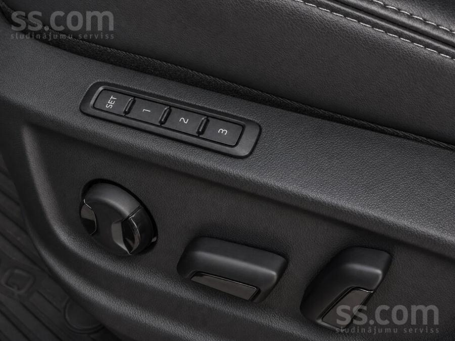 Black Skoda Kodiaq 2022 in Riga, with an engine capacity of 2.00 L and mileage of 218 thousand km for 25980 €, photo 14 on AUTOMOTO.COM.LV