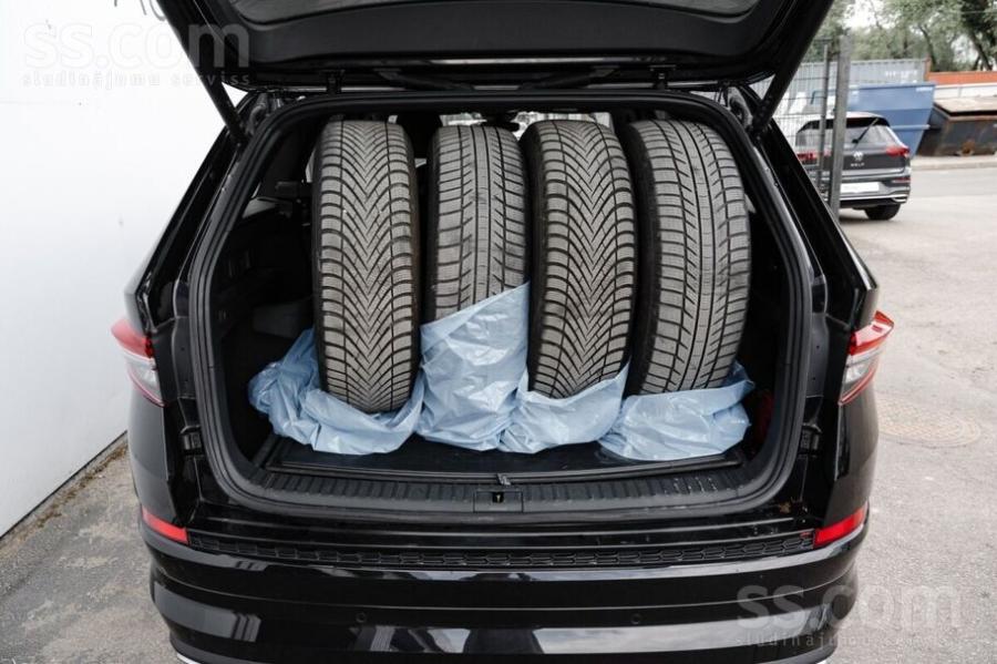 Melns Skoda Kodiaq 2022 Rīga, ar dzinēja tilpumu 2.00 L un nobraukumu 160 tūkst. km par 27950 €, foto 33 vietnē AUTOMOTO.COM.LV