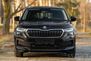 Black Skoda Kodiaq 2022 in Riga, with an engine capacity of 2.00 L and mileage of 195 thousand km for 25890 €, photo 3 on AUTOMOTO.COM.LV