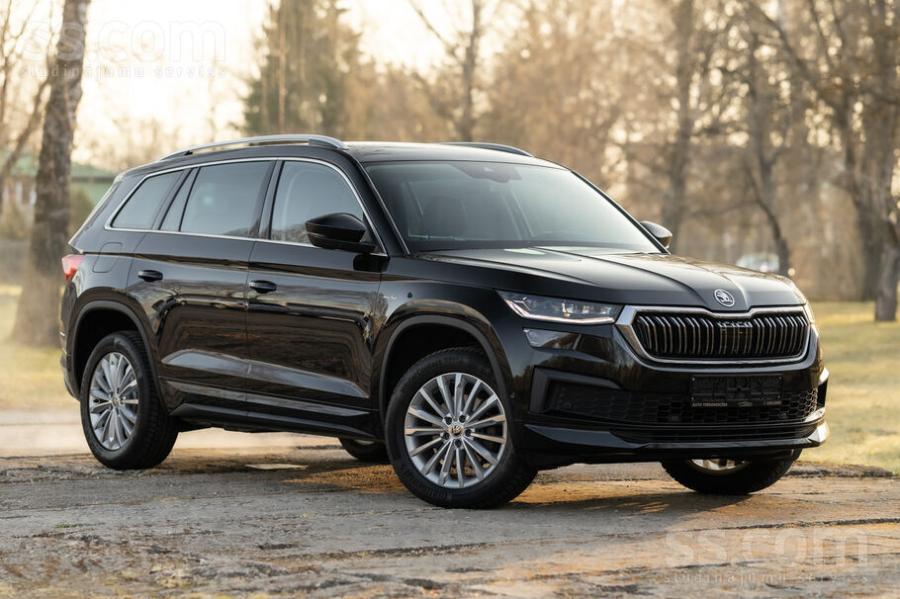 Black Skoda Kodiaq 2022 in Riga, with an engine capacity of 2.00 L and mileage of 195 thousand km for 25890 €, photo 4 on AUTOMOTO.COM.LV
