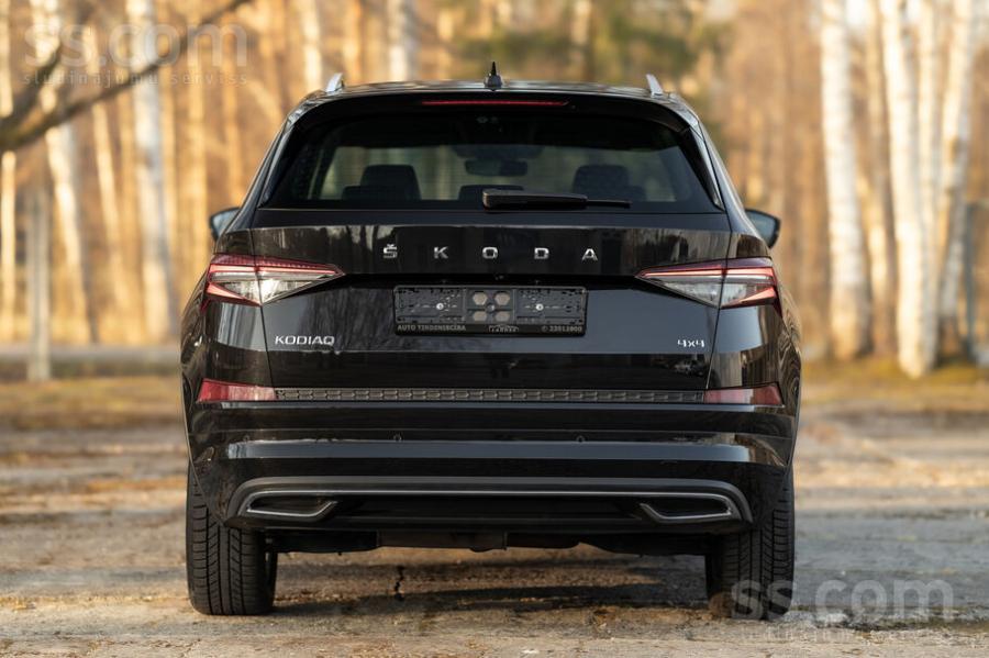 Black Skoda Kodiaq 2022 in Riga, with an engine capacity of 2.00 L and mileage of 195 thousand km for 25890 €, photo 6 on AUTOMOTO.COM.LV