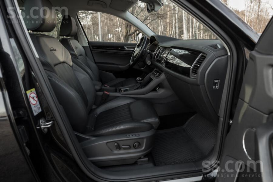Black Skoda Kodiaq 2022 in Riga, with an engine capacity of 2.00 L and mileage of 195 thousand km for 25890 €, photo 9 on AUTOMOTO.COM.LV
