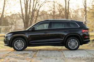 Black Skoda Kodiaq 2022 in Riga, with an engine capacity of 2.00 L and mileage of 195 thousand km for 25890 €, photo 12 on AUTOMOTO.COM.LV