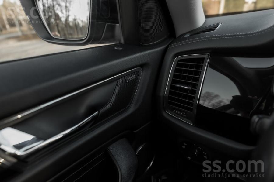 Black Skoda Kodiaq 2022 in Riga, with an engine capacity of 2.00 L and mileage of 195 thousand km for 25890 €, photo 23 on AUTOMOTO.COM.LV