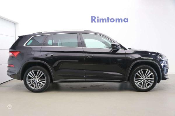 Black Skoda Kodiaq 2022 in Vilnius, with an engine capacity of 1.97 L and mileage of 162 thousand km for 26990 €, photo 3 on AUTOMOTO.COM.LV
