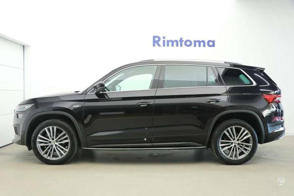 Black Skoda Kodiaq 2022 in Vilnius, with an engine capacity of 1.97 L and mileage of 162 thousand km for 26990 €, photo 5 on AUTOMOTO.COM.LV