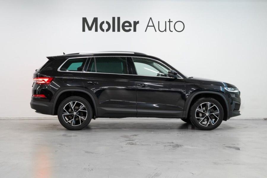 Black Skoda Kodiaq 2022 in Vilnius, with an engine capacity of 2.00 L and mileage of 144 thousand km for 25950 €, photo 9 on AUTOMOTO.COM.LV