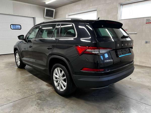 Black Skoda Kodiaq 2022 in Marijampole, with an engine capacity of 1.50 L and mileage of 167 thousand km for 24079 €, photo 4 on AUTOMOTO.COM.LV