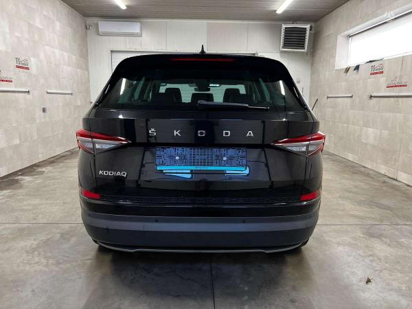 Black Skoda Kodiaq 2022 in Marijampole, with an engine capacity of 1.50 L and mileage of 167 thousand km for 24079 €, photo 5 on AUTOMOTO.COM.LV
