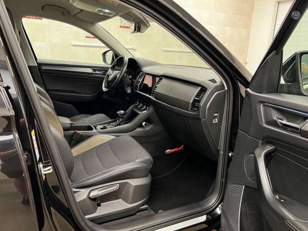 Black Skoda Kodiaq 2022 in Marijampole, with an engine capacity of 1.50 L and mileage of 167 thousand km for 24079 €, photo 9 on AUTOMOTO.COM.LV