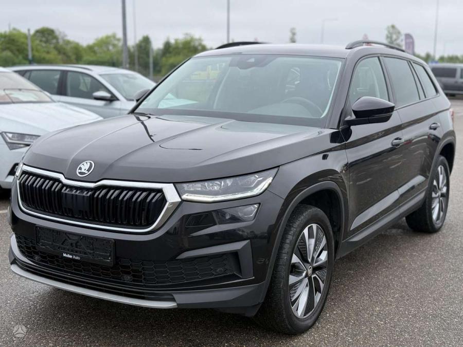 Black Skoda Kodiaq 2022 in Vilnius, with an engine capacity of 1.97 L and mileage of 194 thousand km for 21900 €, photo 9 on AUTOMOTO.COM.LV