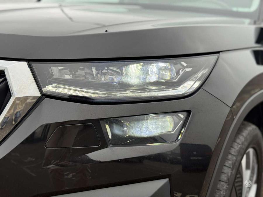 Black Skoda Kodiaq 2022 in Vilnius, with an engine capacity of 1.97 L and mileage of 194 thousand km for 21900 €, photo 10 on AUTOMOTO.COM.LV