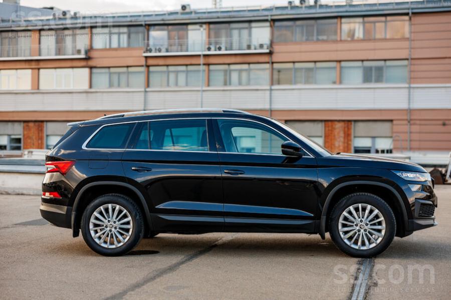 Melns Skoda Kodiaq 2022 Rīga, ar dzinēja tilpumu 1.50 L un nobraukumu 0 tūkst. km par 26600 €, foto 5 vietnē AUTOMOTO.COM.LV