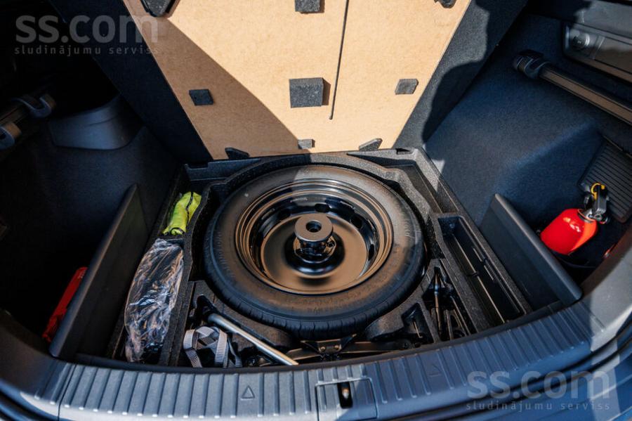Melns Skoda Kodiaq 2022 Rīga, ar dzinēja tilpumu 1.50 L un nobraukumu 0 tūkst. km par 26600 €, foto 18 vietnē AUTOMOTO.COM.LV