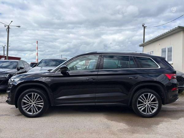 Black Skoda Kodiaq 2022 in Vilnius, with an engine capacity of 1.97 L and mileage of 163 thousand km for 26400 €, photo 2 on AUTOMOTO.COM.LV