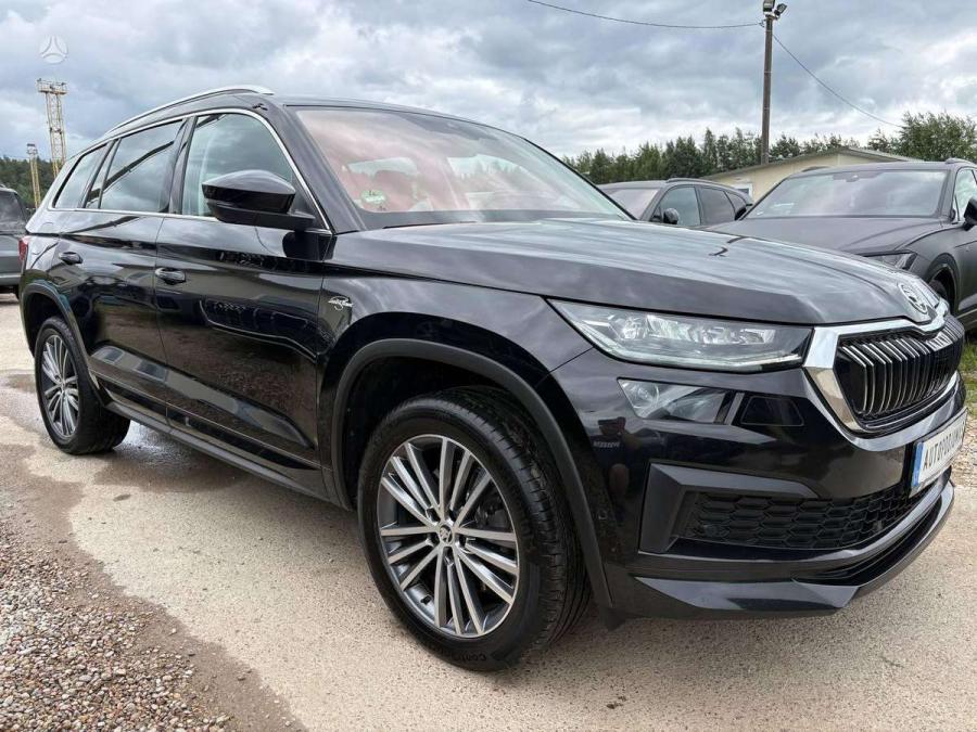Black Skoda Kodiaq 2022 in Vilnius, with an engine capacity of 1.97 L and mileage of 163 thousand km for 26400 €, photo 5 on AUTOMOTO.COM.LV